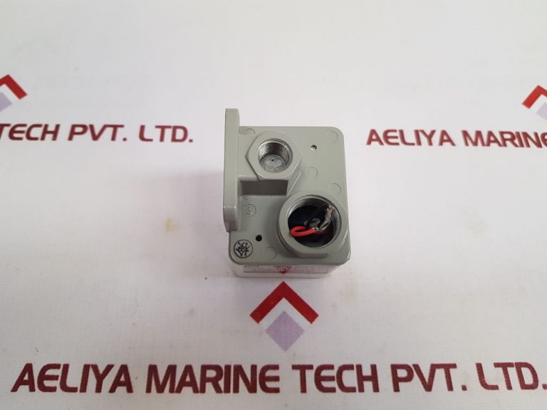 SMC I-IS3000-02L5 PRESSURE SWITCH - Aeliya Marine