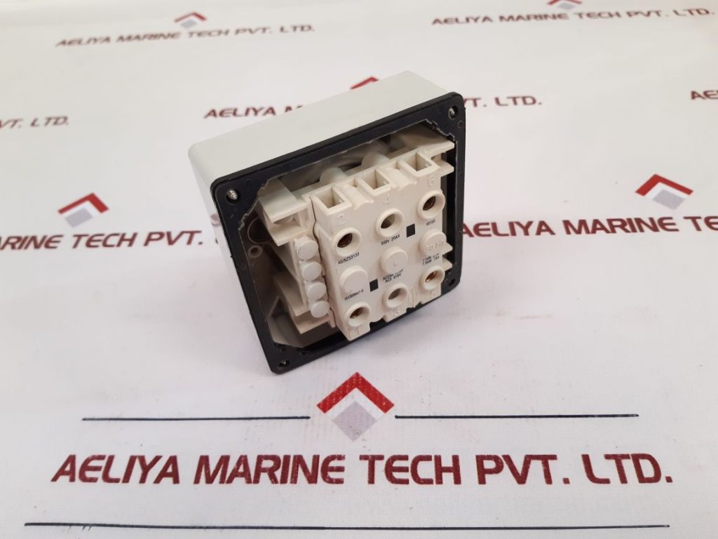 SCHNEIDER ELECTRIC 56SW220 SWITCH 56 SERIES - Aeliya Marine