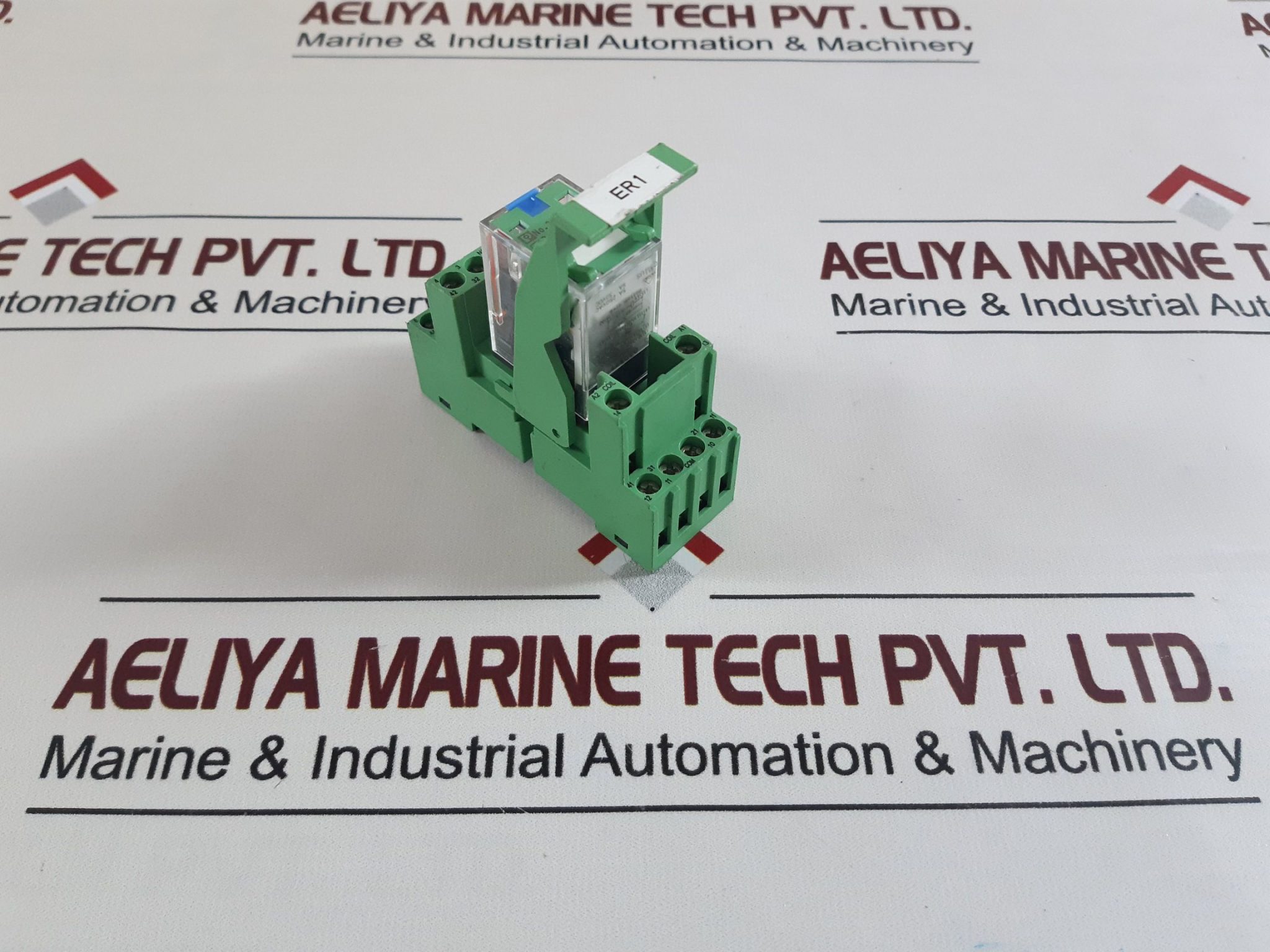 PHOENIX CONTACT 2834096 POWER RELAY WITH SOCKET 24V - Aeliya Marine