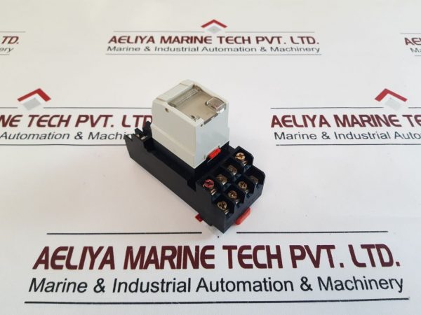 TELEMECANIQUE RHN 411 RELAY WITH PLUG 250 V - Aeliya Marine
