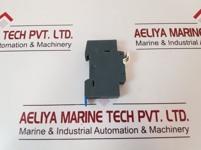 Schneider Electric Df101 Fuse Holder - Aeliya Marine