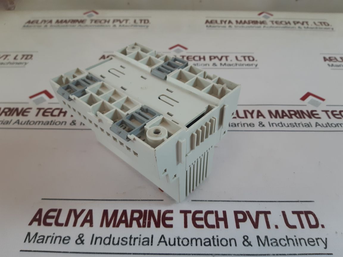 Siemens Rlu220 Universal Controller - Aeliya Marine