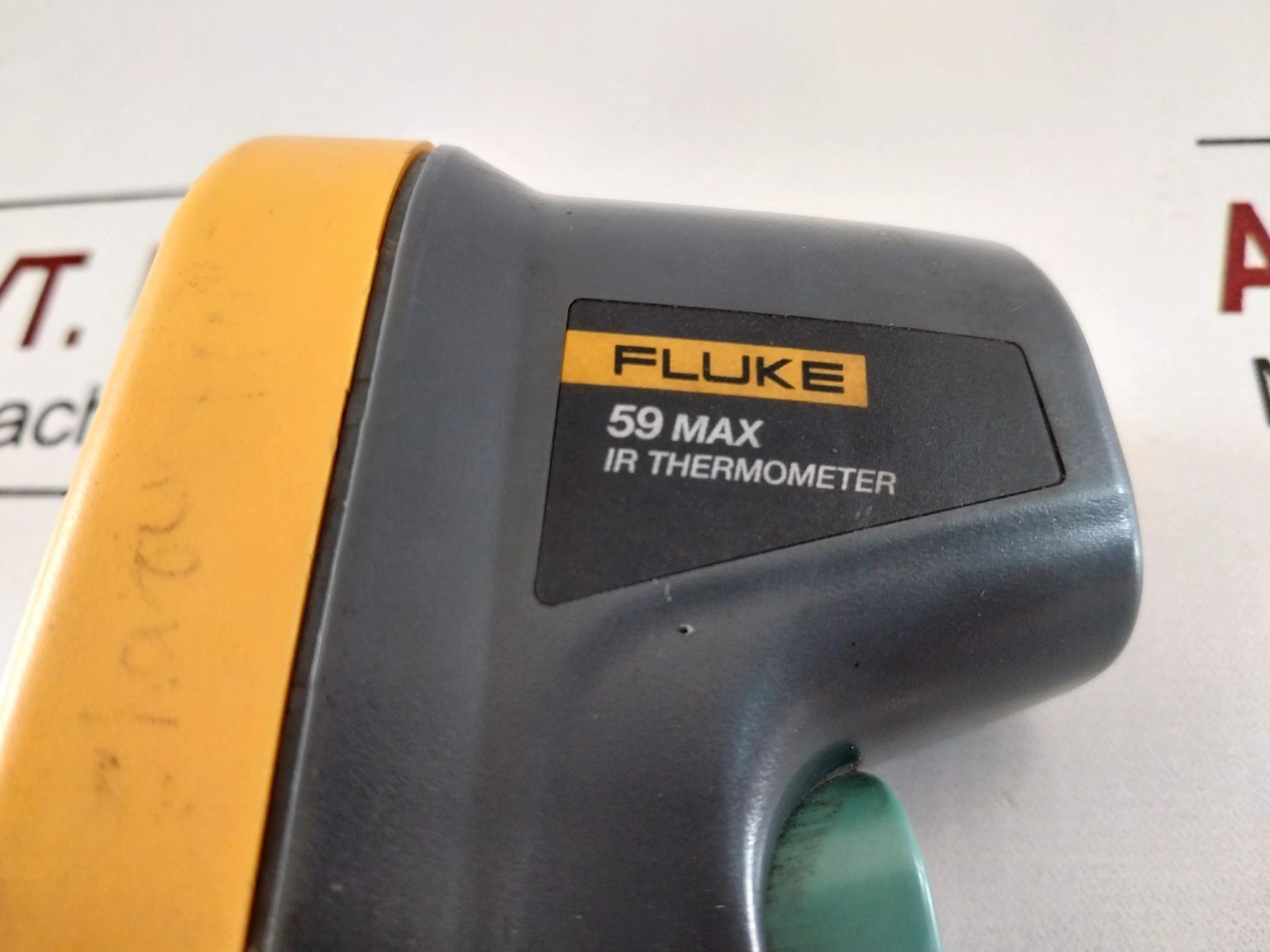 Fluke 59 Max Infrared Thermometer - Aeliya Marine