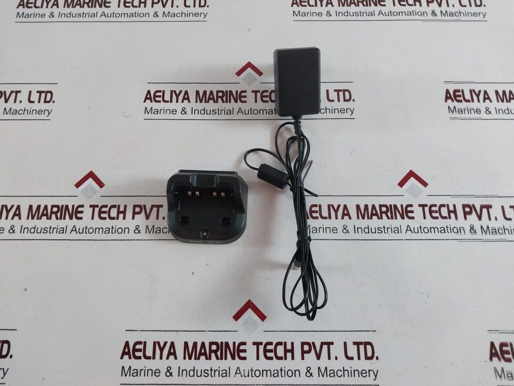 Icom Bc-213 Desktop Charger With Adapter - Aeliya Marine