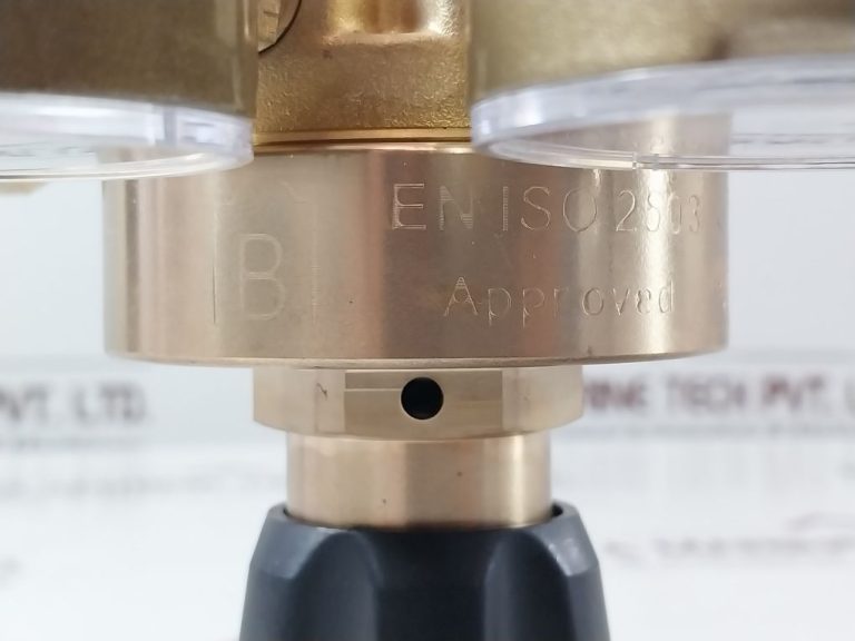 Wescol 0101-140 2 Gauge Pressure Regulators - Aeliya Marine