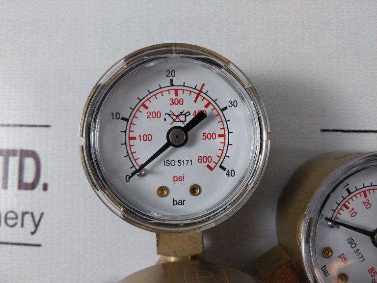 Wescol 0101-140 2 Gauge Pressure Regulators - Aeliya Marine