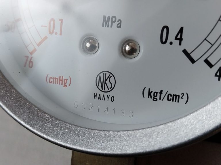 Nks -0.1 To 0.4 Mpa Pressure Gauge - Aeliya Marine
