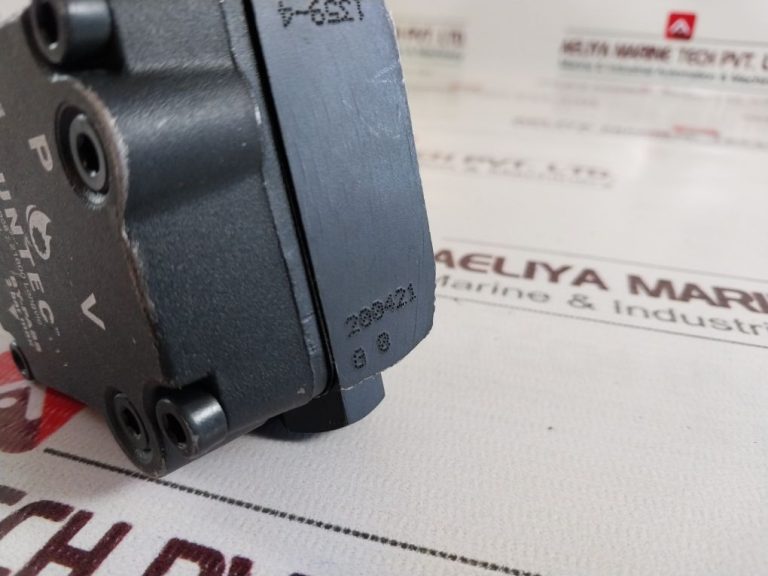 Suntec 21600 Longvic Oil Fuel Pump - Aeliya Marine