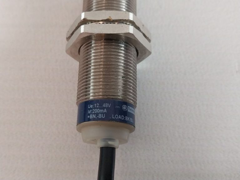 Telemecanique Xs618b1pal2 Inductive Proximity Sensor 48v - Aeliya Marine