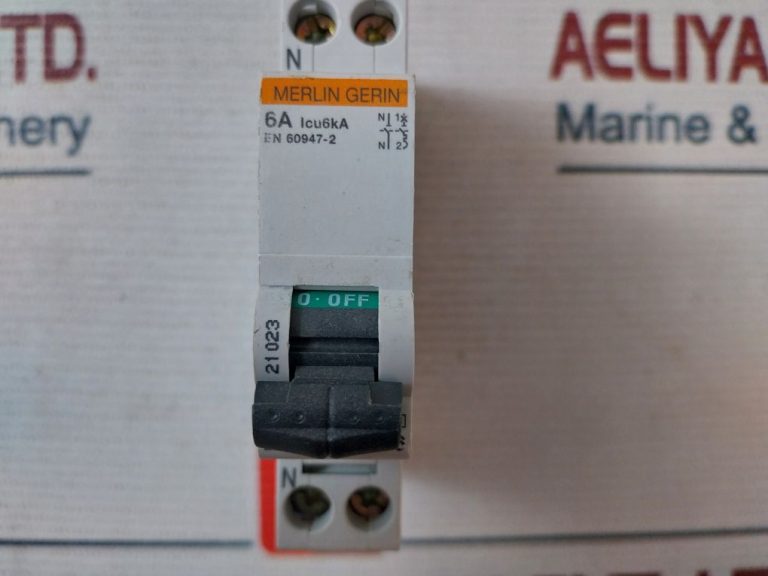 Merlin Gerin Schneider Electric Dt40 Circuit Breaker 230v - Aeliya Marine