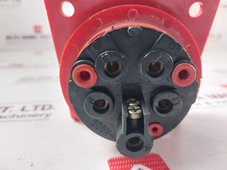 Pce 425 Socket Ip44 - Aeliya Marine