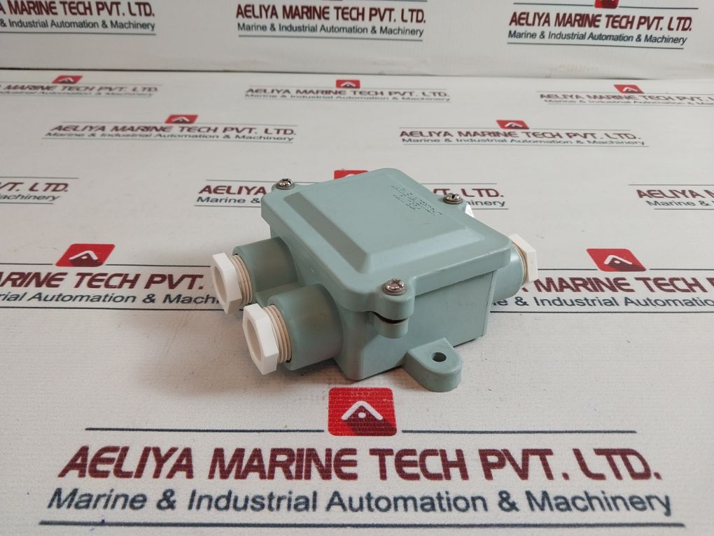 J-2m 250v Marine Junction Box Ip56 - Aeliya Marine