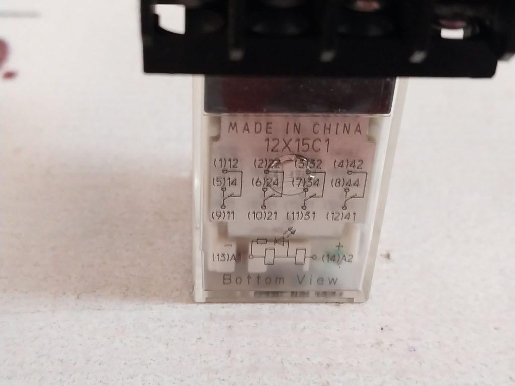 Omron My4n-gs Relay With Socket 24vdc - Aeliya Marine