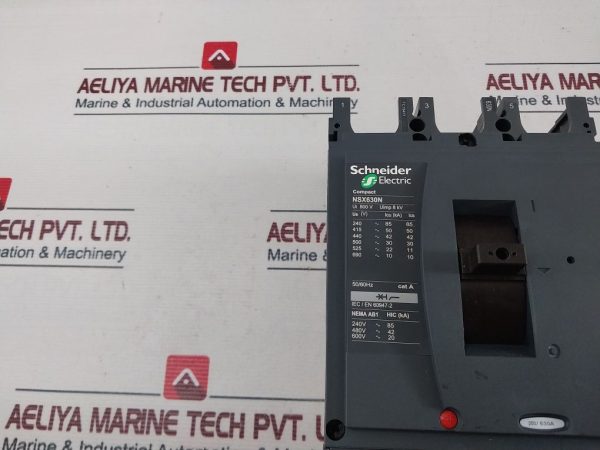 Schneider Electric Lv432893 Circuit Breaker 800v - Aeliya Marine