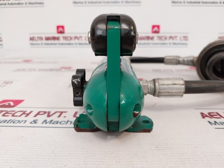 Greenlee 767 Hydraulic Hand Pump - Aeliya Marine