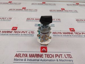 Santon Wartsila 30fe Selector Switch 440v 50hz - Aeliya Marine