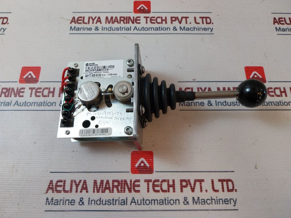 Sauer Danfoss Mch51ab1174 Control Handle Joystick 12vdc - Aeliya Marine