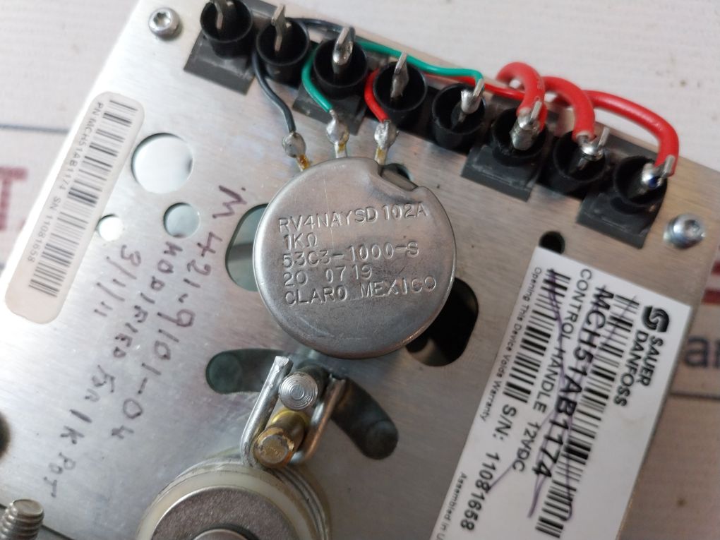 Sauer Danfoss Mch51ab1174 Control Handle Joystick 12vdc - Aeliya Marine