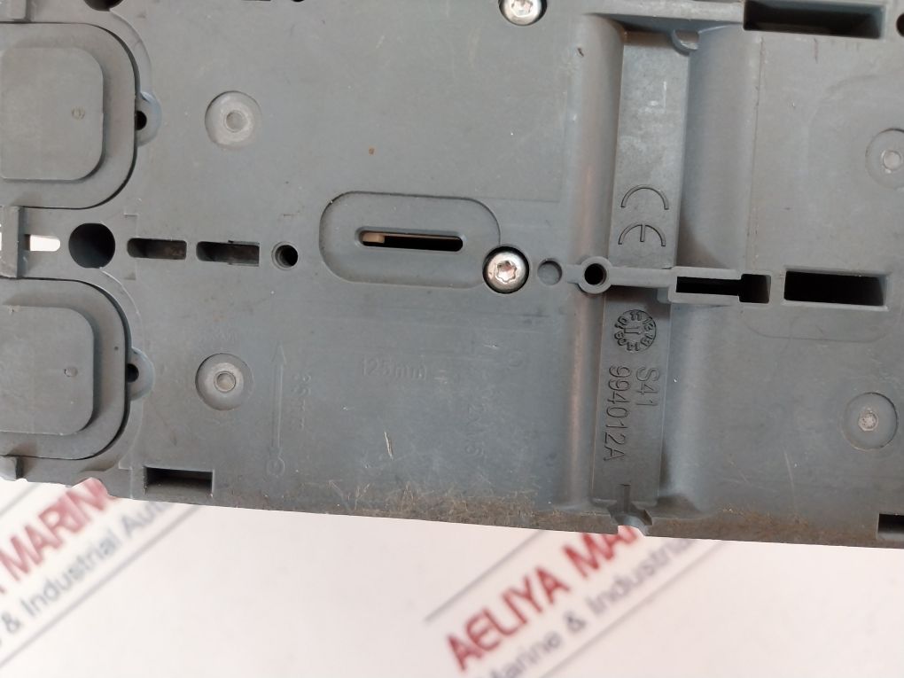 Schneider Electric Cvs250f Circuit Breaker 200a/40°c - Aeliya Marine