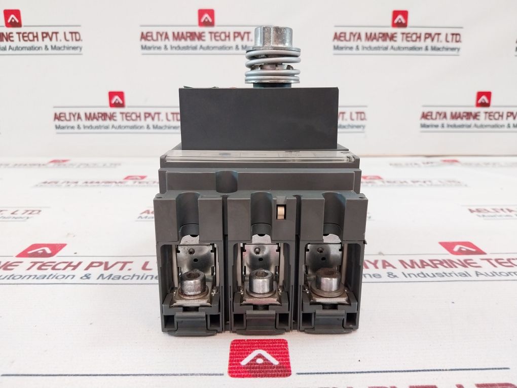 Schneider Electric Cvs250f Circuit Breaker 200a/40°c - Aeliya Marine