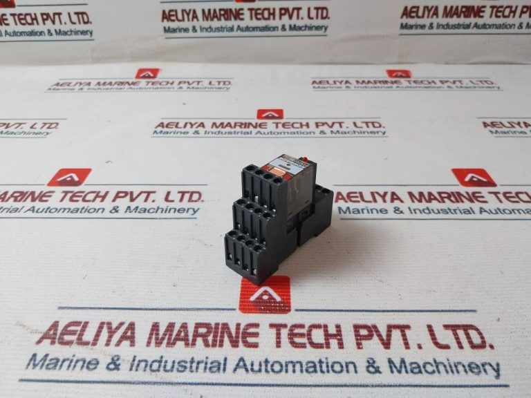 Schrack Pt570730 Relay With Socket E113714 - Aeliya Marine