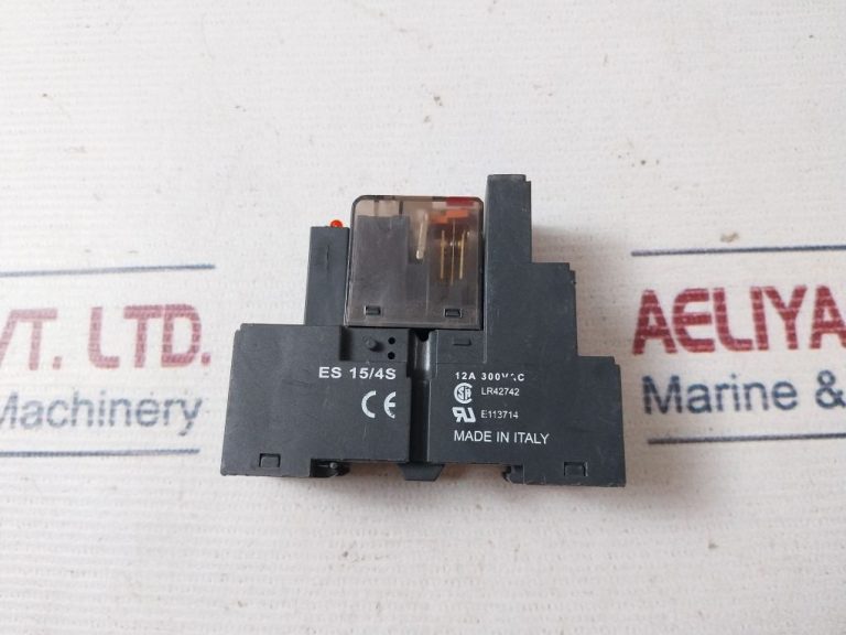 Schrack Pt570730 Relay With Socket E113714 - Aeliya Marine