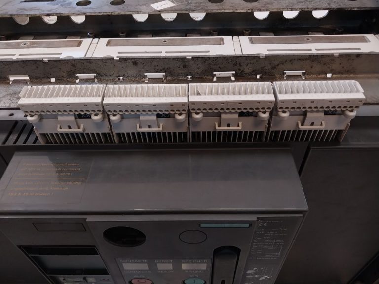 Siemens 3wl1363-4dg45-1an2 6300amp Circuit Breaker - Aeliya Marine