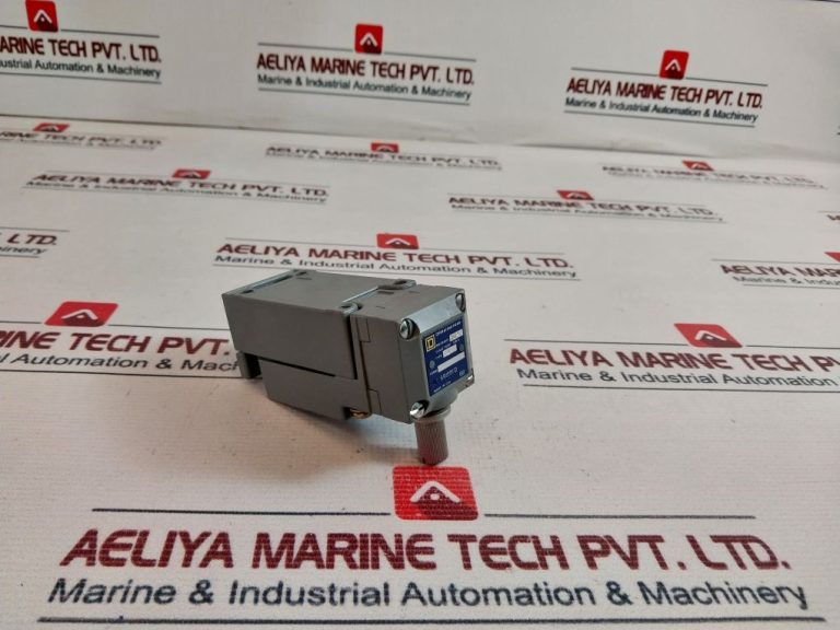 Square D C54b2 Limit Switch - Aeliya Marine