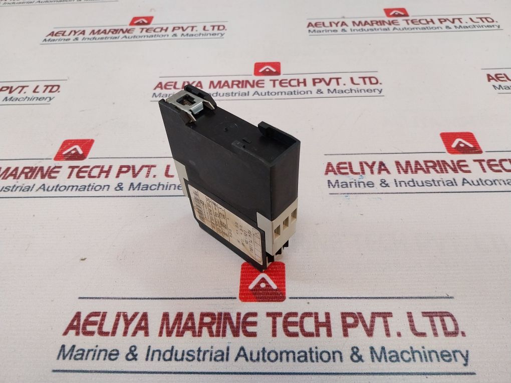 Telemecanique Re4 Tl11bu Time Delay Relay 0, 05s – 300h - Aeliya Marine