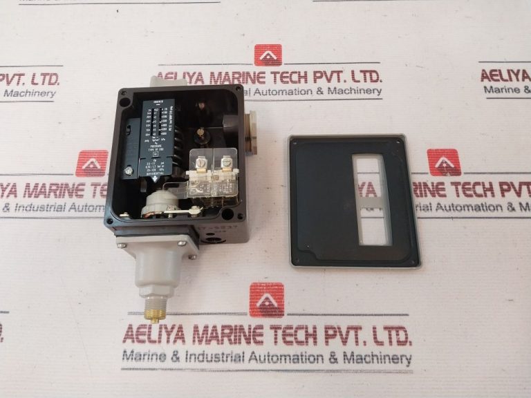 Danfoss Rt 200 Pressure Switch 3-85 Psig - Aeliya Marine
