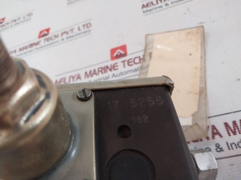 Danfoss Rt 5 Pressure Switch Ip66 - Aeliya Marine