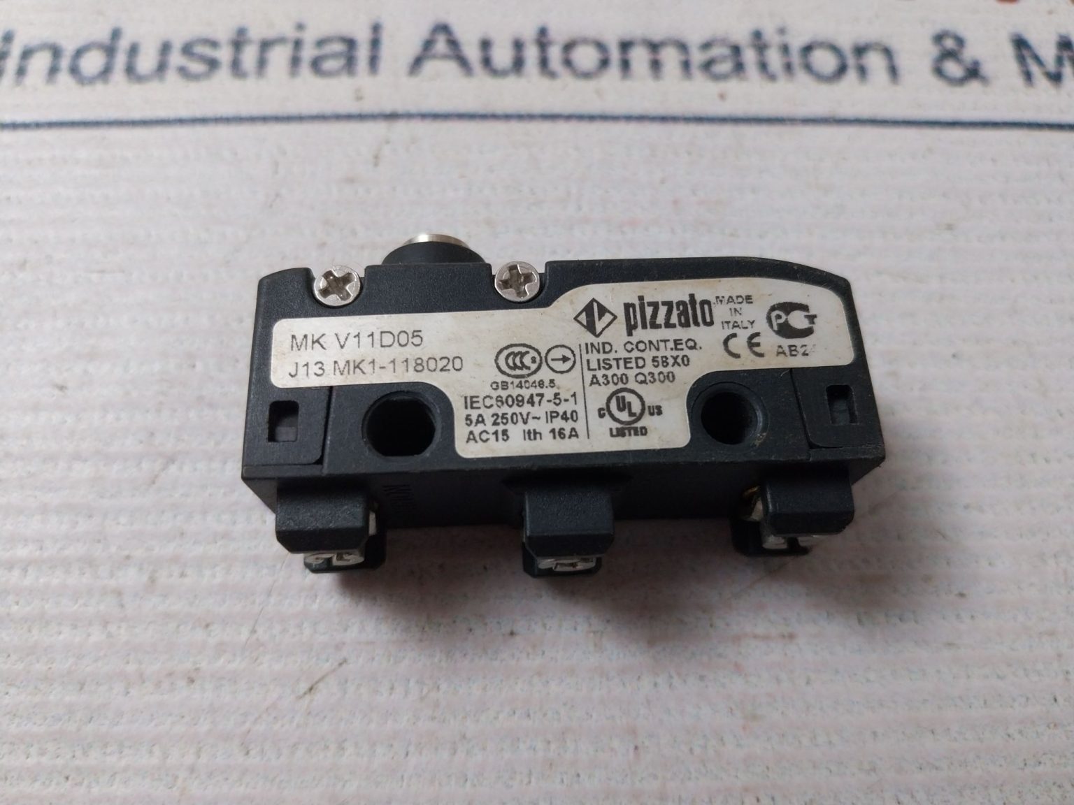 Pizzato Mk V11d05 Microswitch Ip40 - Aeliya Marine