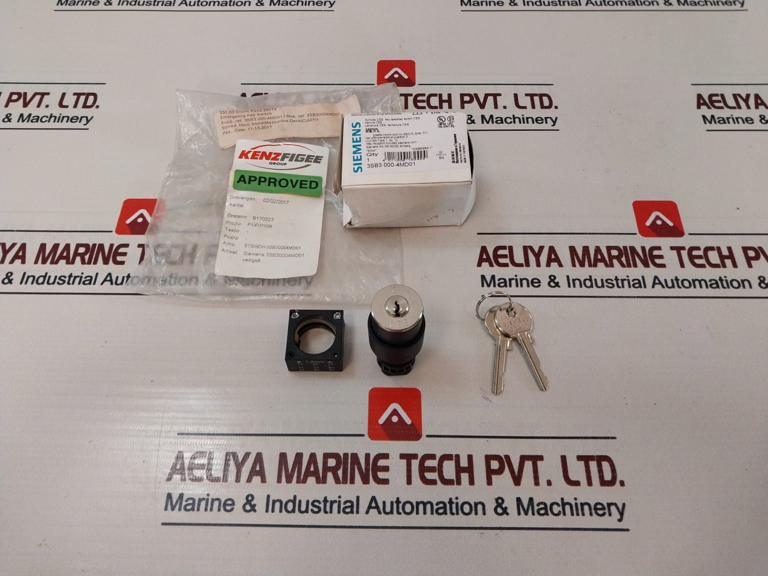 Siemens 3sb3 000-4md01 Emergency Operated Key Switch - Aeliya Marine