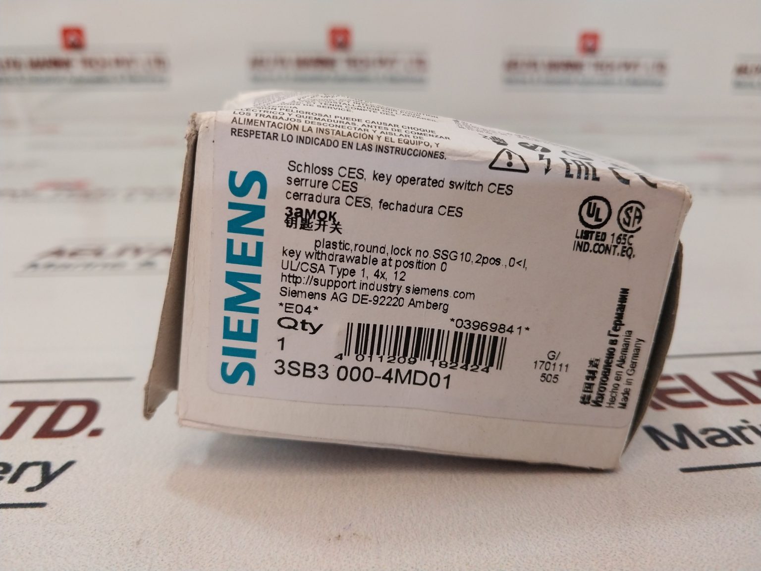 Siemens 3sb3 000-4md01 Emergency Operated Key Switch - Aeliya Marine