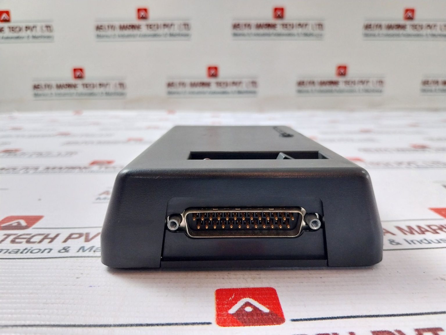 Motorola Rln4008e Radio Interface Box - Aeliya Marine