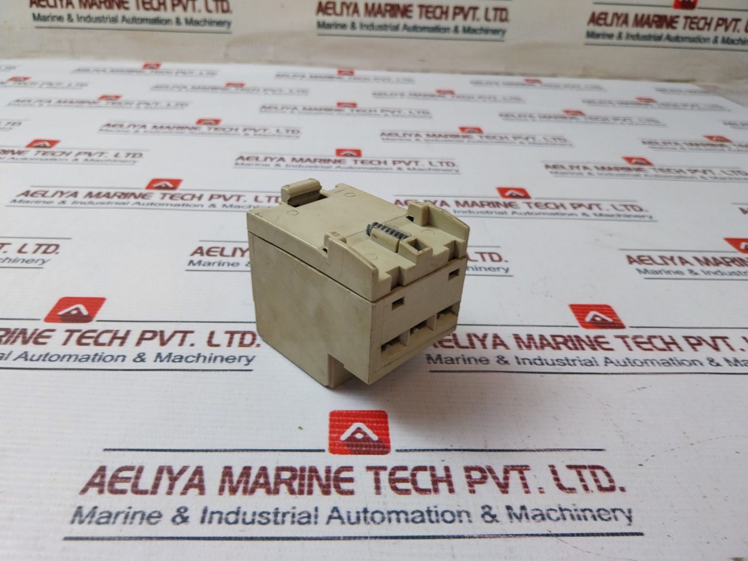 Telemecanique Gv1-g04 Terminal Block - Aeliya Marine