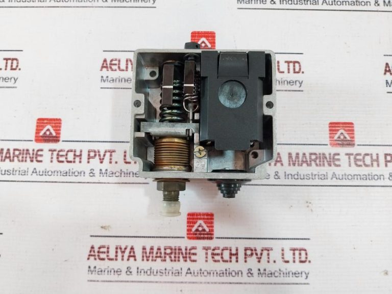 Johnson Controls P77aaa-9301 Pressure Switch - Aeliya Marine