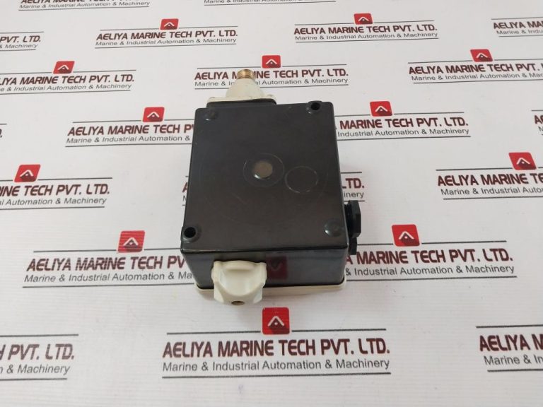 Danfoss Rt116 Pressure Switch Ip66 - Aeliya Marine