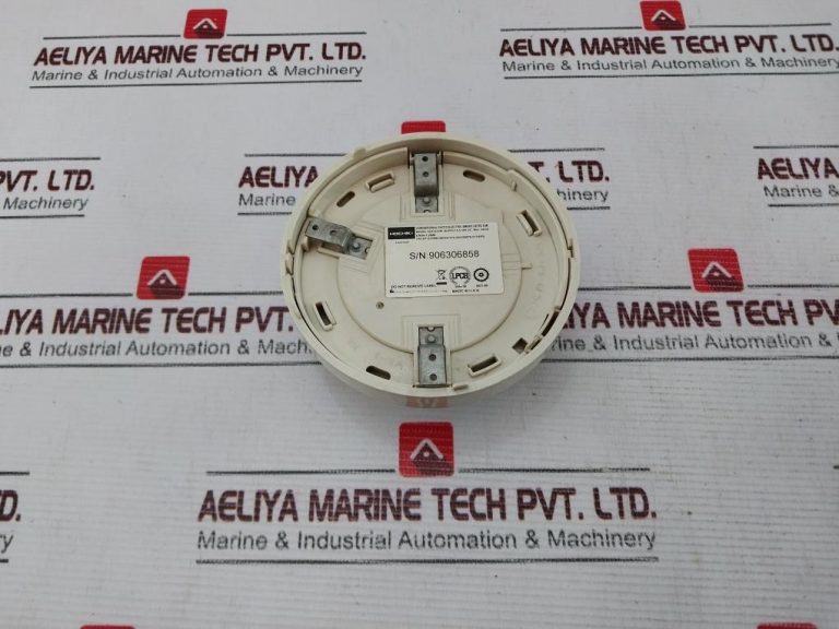 Hochiki Slr-e3nm Conventional Photo Electric Smoke Detector - Aeliya Marine
