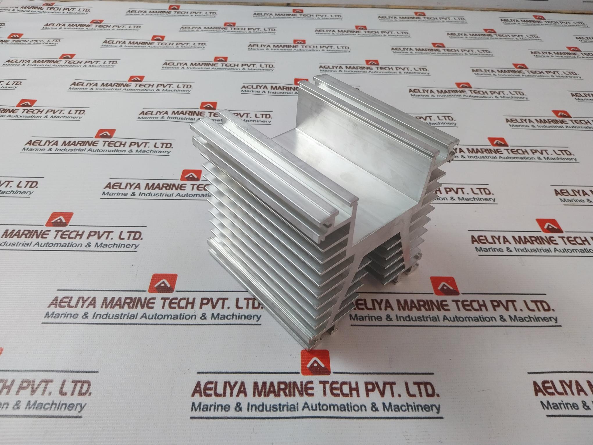 505-2832 P1/120b Black Radiator - Aeliya Marine