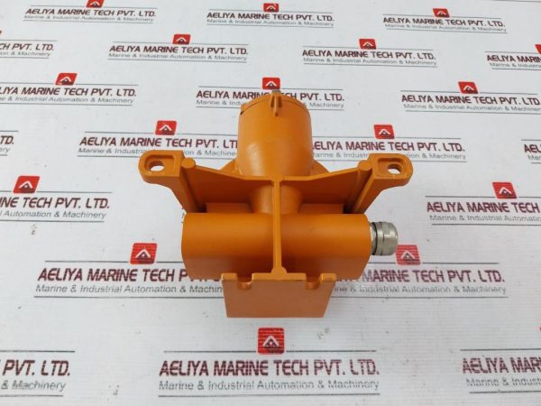 Crowcon Xgard Type 5 Gas Detector 32v - Aeliya Marine