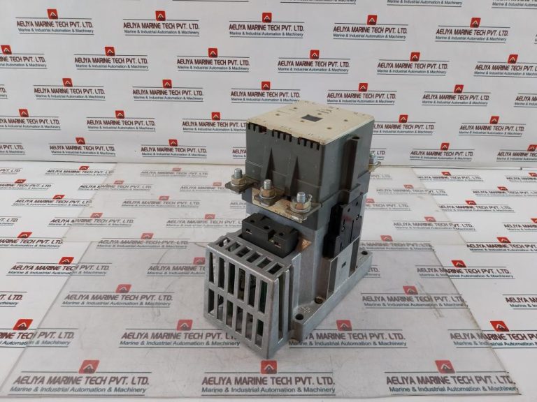 Siemens 3tb54 17-0b 3 Pole Contactor 220v - Aeliya Marine