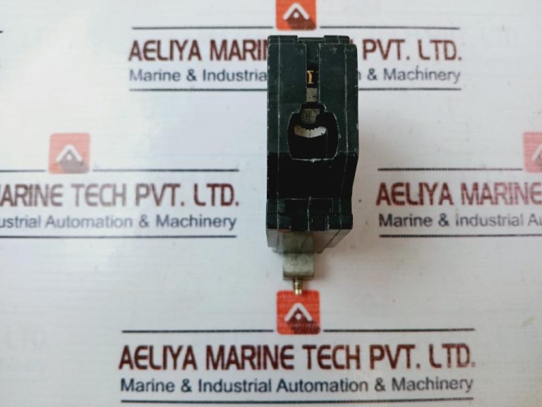 General Electric Rt-690 Circuit Breaker 20a - Aeliya Marine