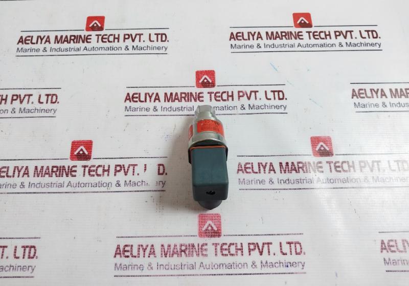 Danfoss Aks 3000 Pressure Transmitter 30 V - Aeliya Marine Danfoss Aks 3000 Pressure Transmitter 30 V - Aeliya Marine