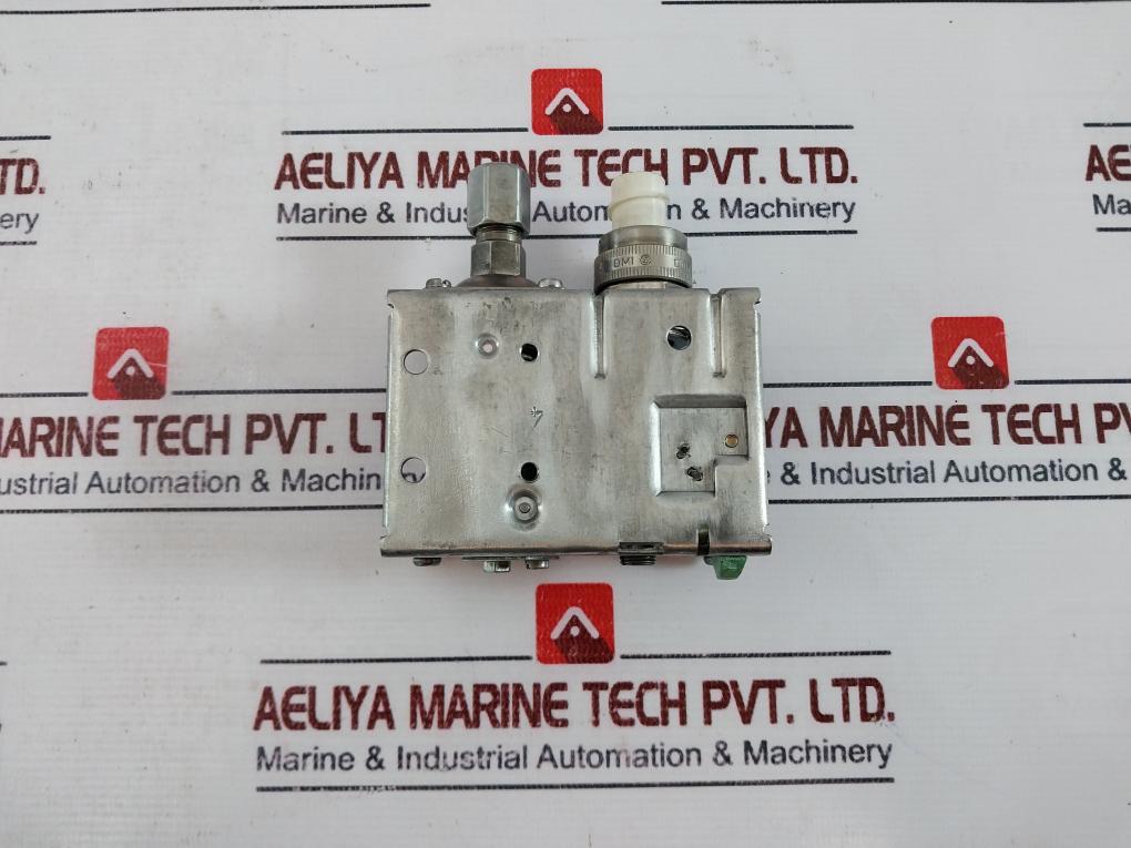 Danfoss Kp5 Pressure Switch 380V - Aeliya Marine