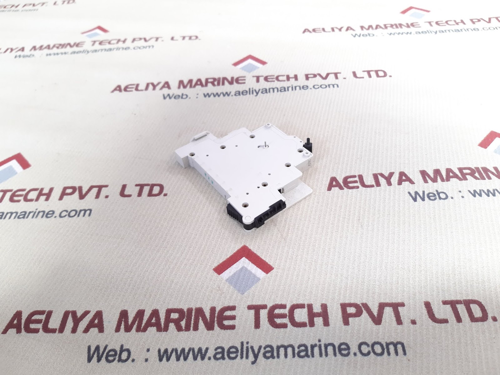 Moeller zp-1hk 286052 auxiliary switch - Aeliya Marine