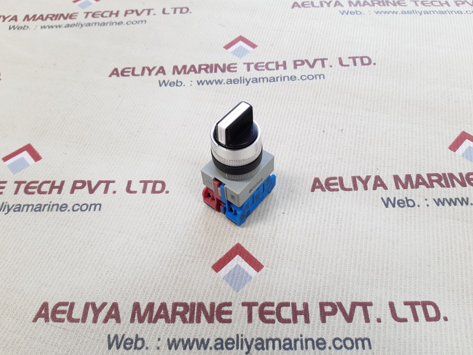 Idec hw-f10 selector switch asw211-tk392 - Aeliya Marine