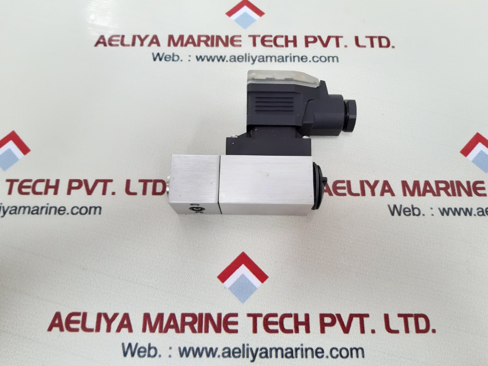 Danfoss mbc 5100 pressure switch 061b000266 - Aeliya Marine