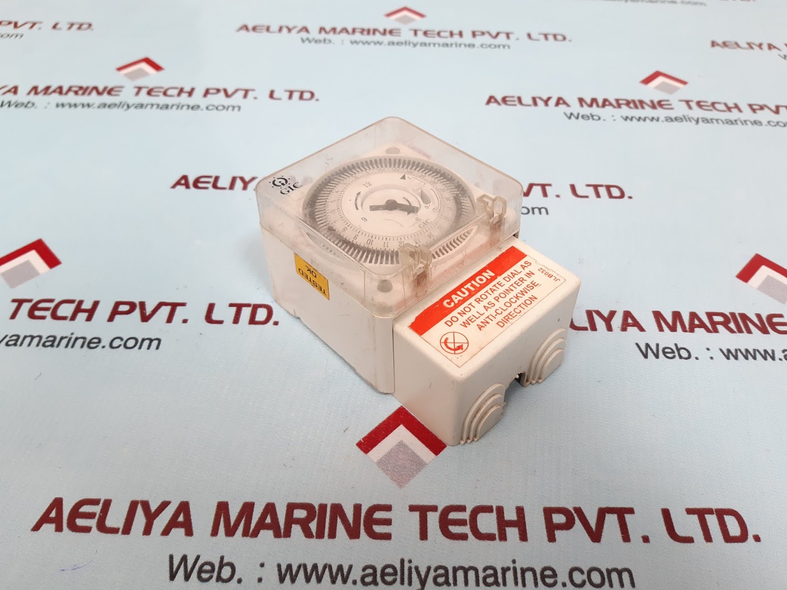 GIC QT (DAILY) ANALOG TIME SWITCH FM/1 QUARTZ - Aeliya Marine
