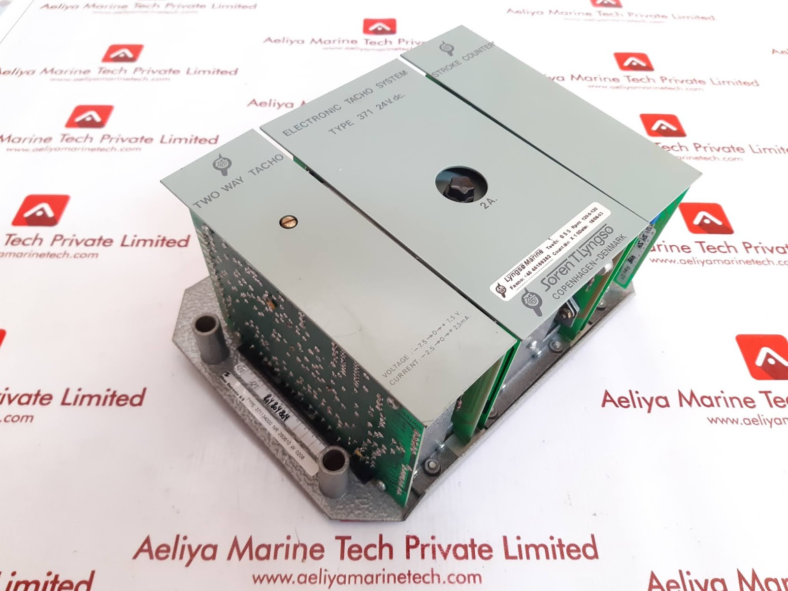 LYNGSO MARINE 371 134 000 ELECTRONIC TACHO SYSTEM - Aeliya Marine